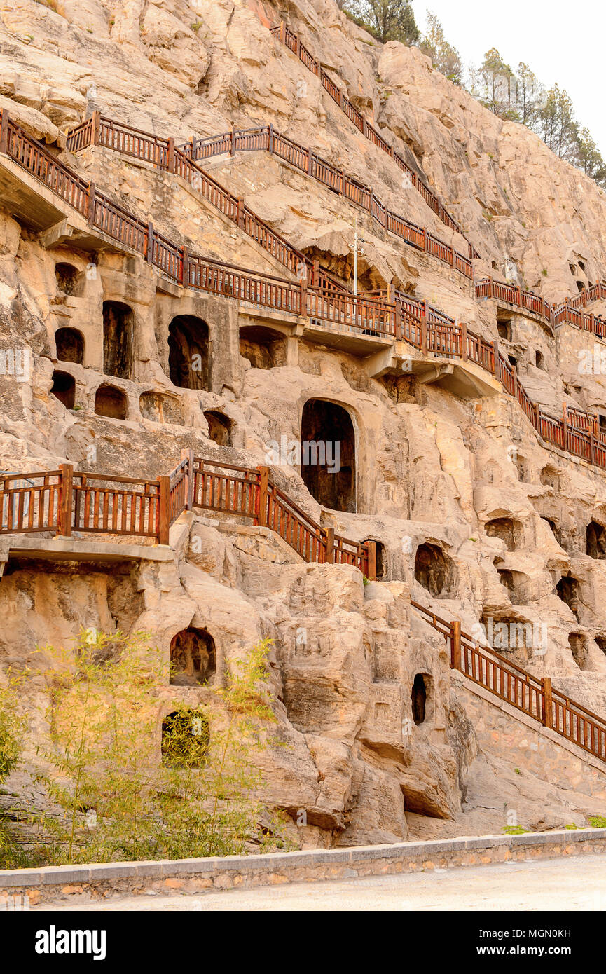 Longmen Grottoes ( Dragon's Gate Grottoes) or Longmen Caves.UNESCO ...