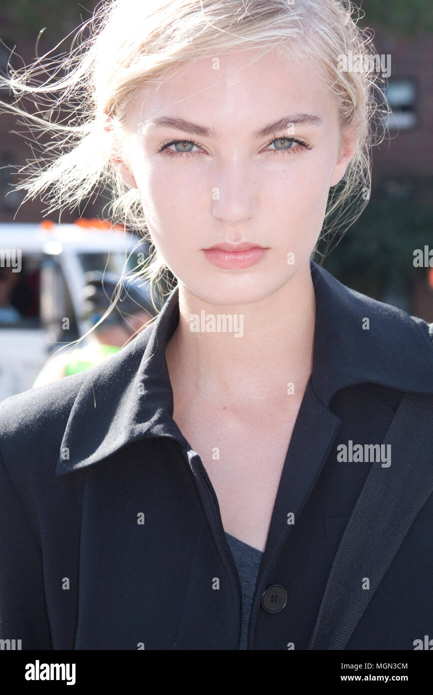 Beauty Portrait of Fashion model. Skin Care.Beautiful Glowing Skin. No ...