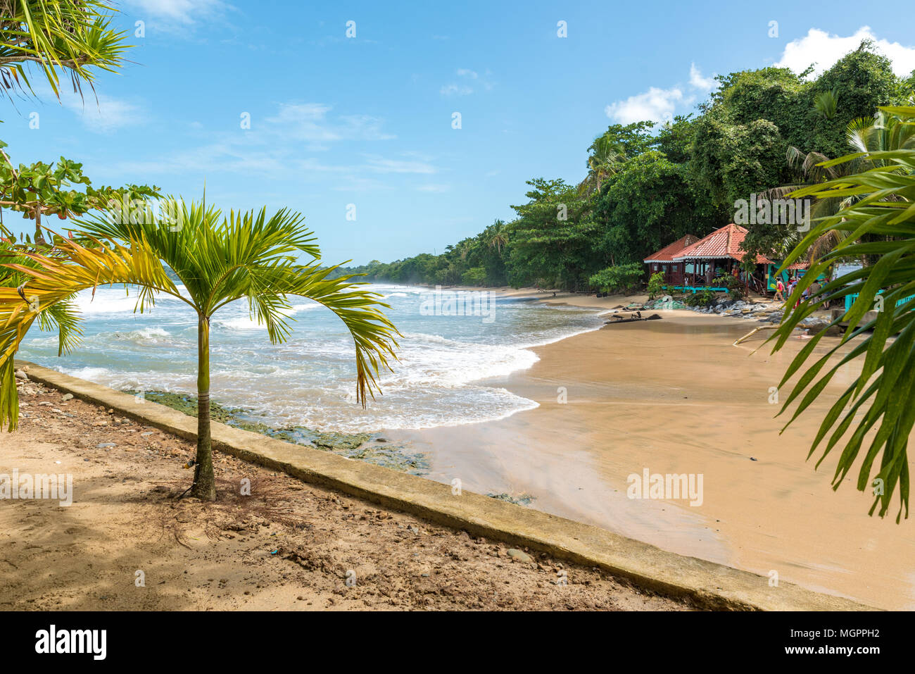 Cahuita - Nationalpark with beautiful beaches and rainforest in Costa ...