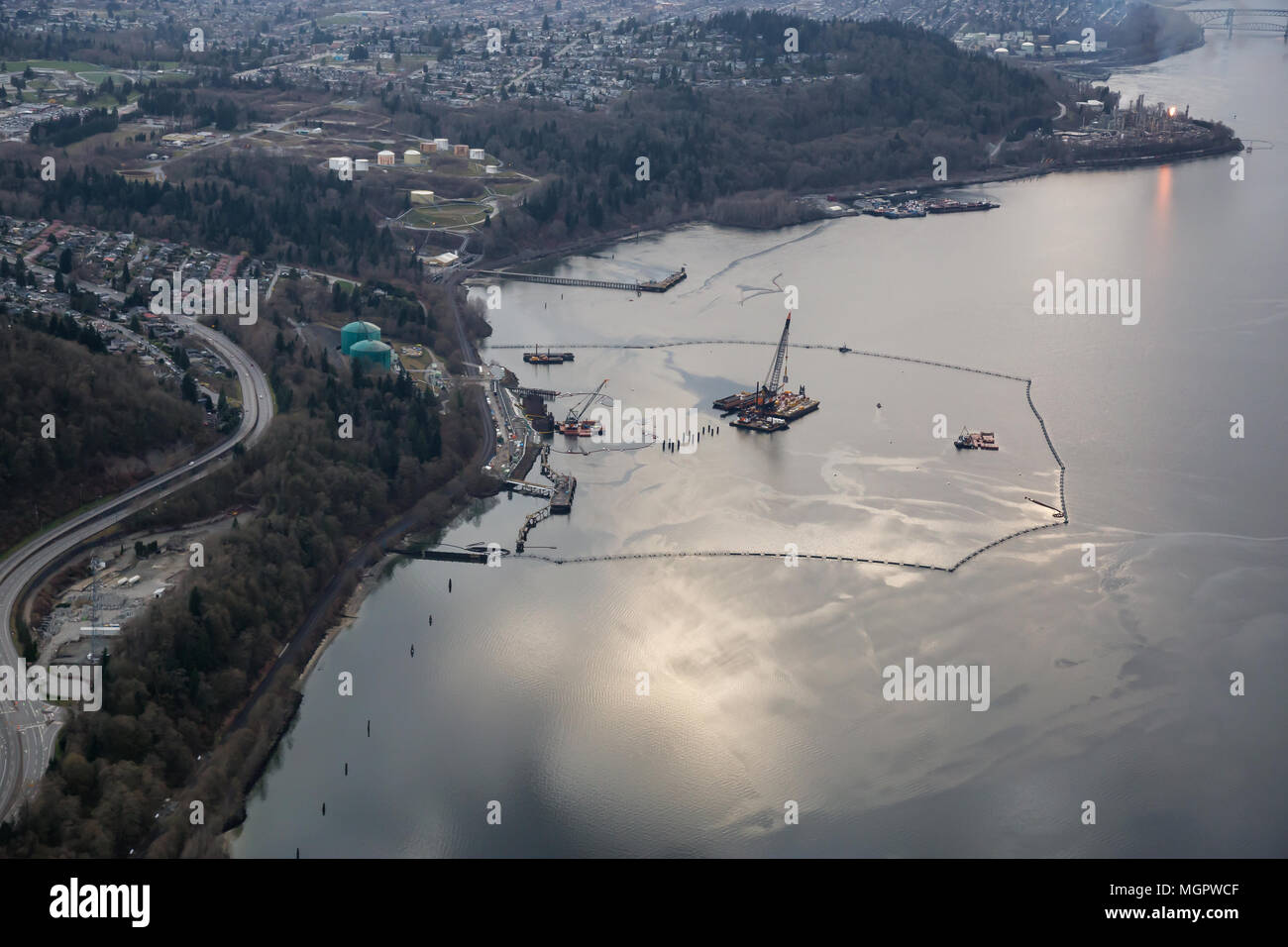 Oil refinery burnaby bc bc hi-res stock photography and images - Alamy