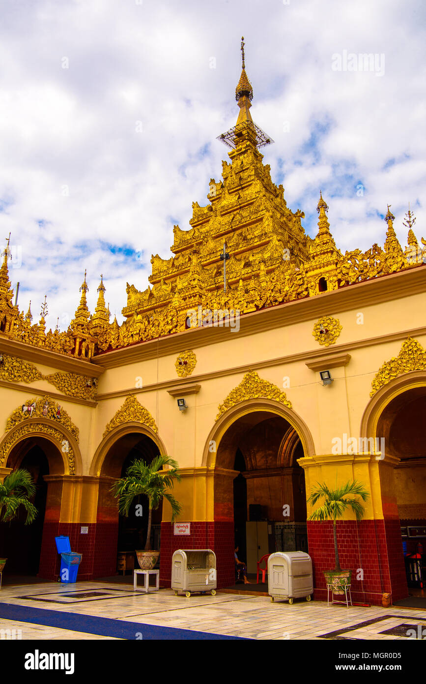 Mahamuni Buddha Temple, a Buddhist pagoda and major pilgrimage site ...