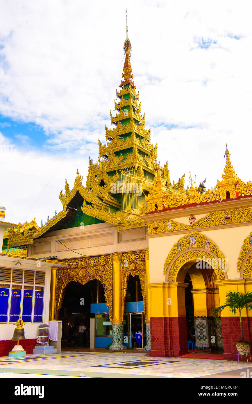 Mahamuni Buddha Temple, a Buddhist pagoda and major pilgrimage site ...