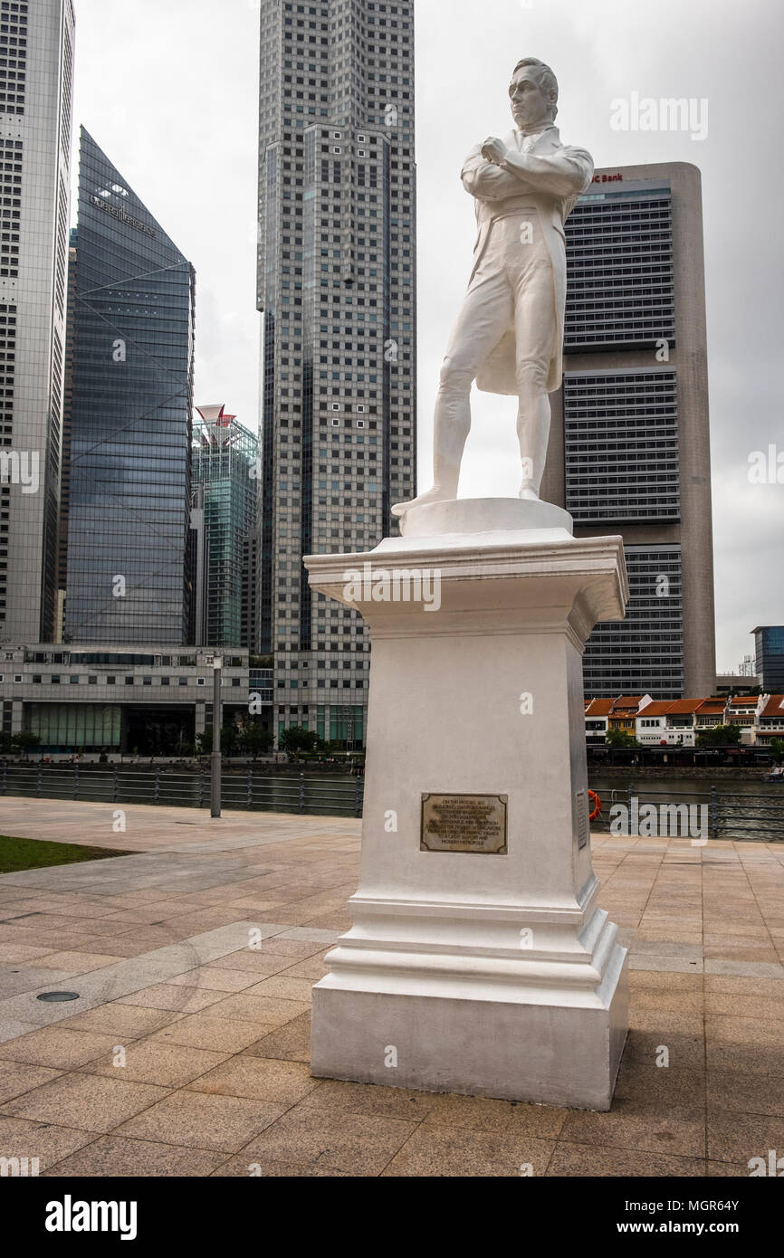 Statue sir stamford raffles on hi-res stock photography and images - Alamy