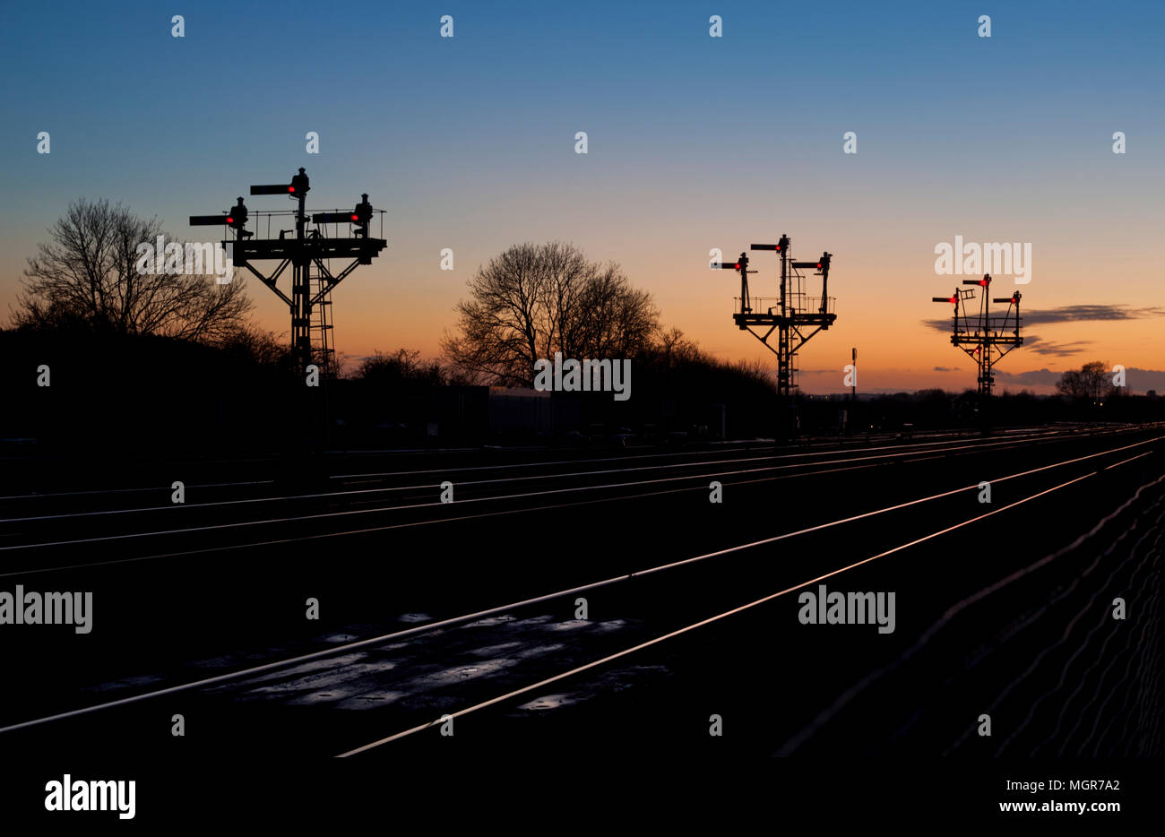 24/12/2015 Wrawby Junction, Barnetby (Lincs) Sun setting over railway ...