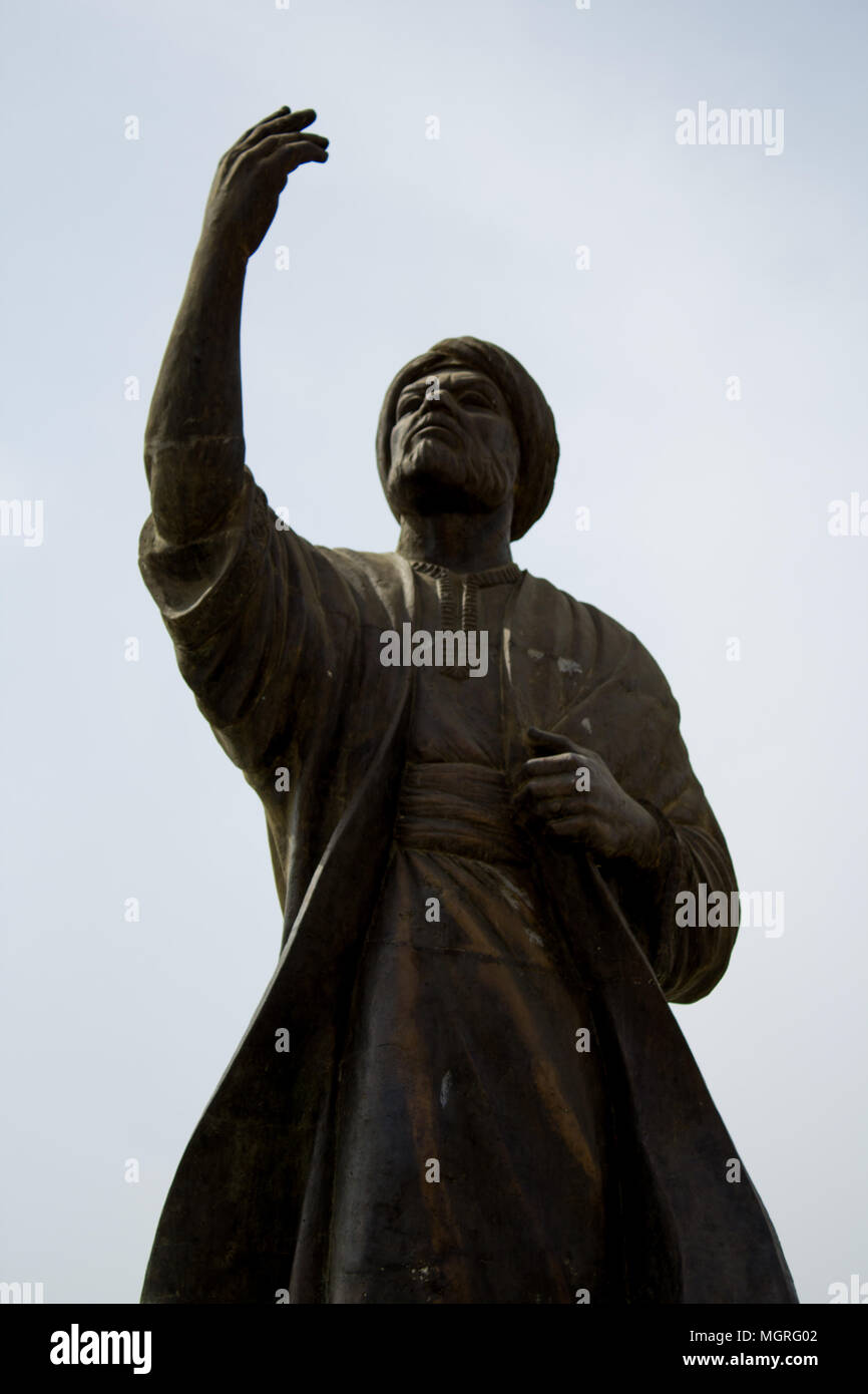 Statue of Mutanabi in Baghdad, Iraq Stock Photo - Alamy