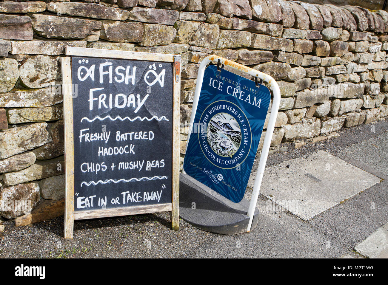 Fish And Chips Board Stock Photos & Fish And Chips Board Stock Images ...
