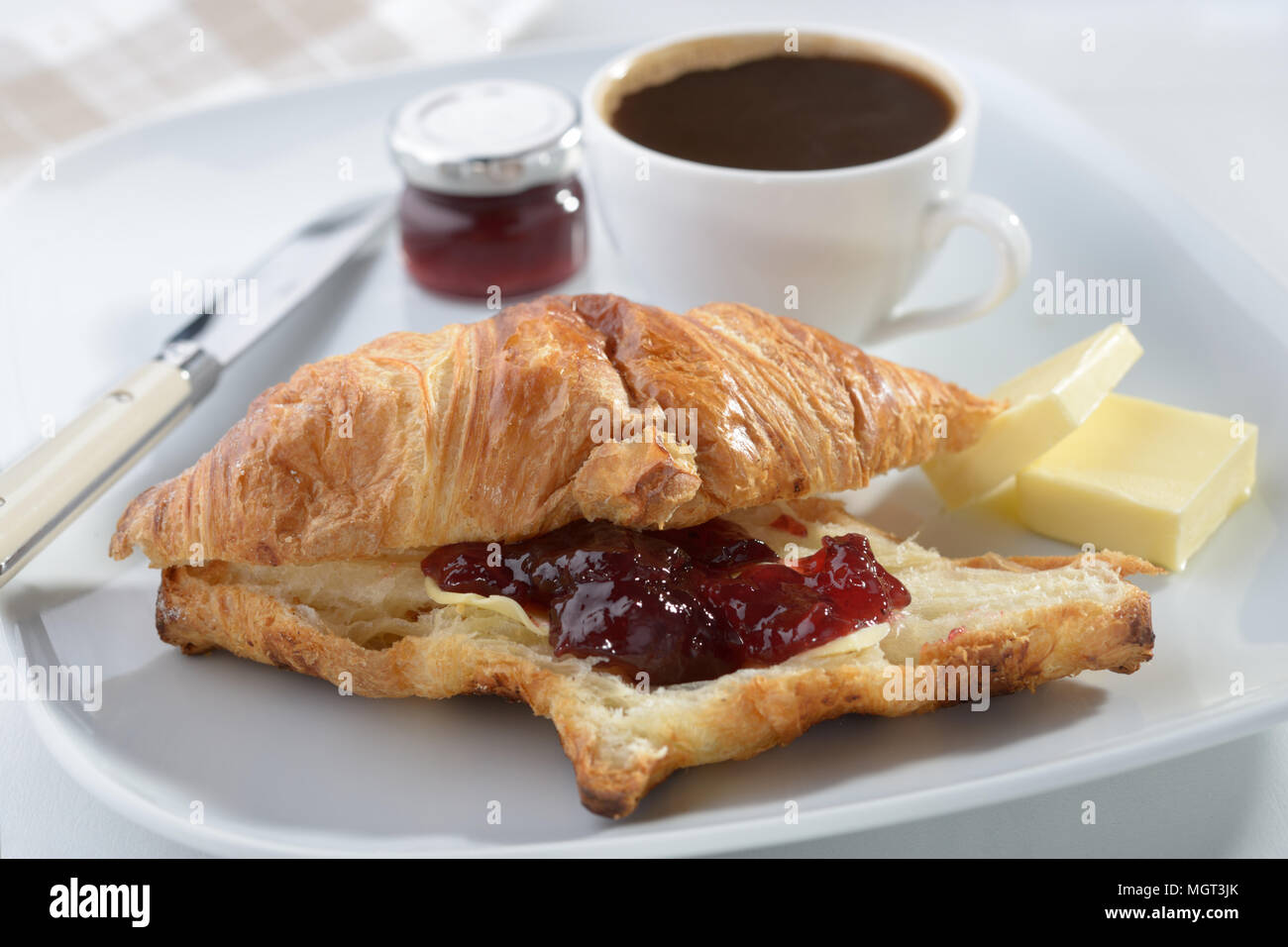 Canned coffee drink hi-res stock photography and images - Alamy