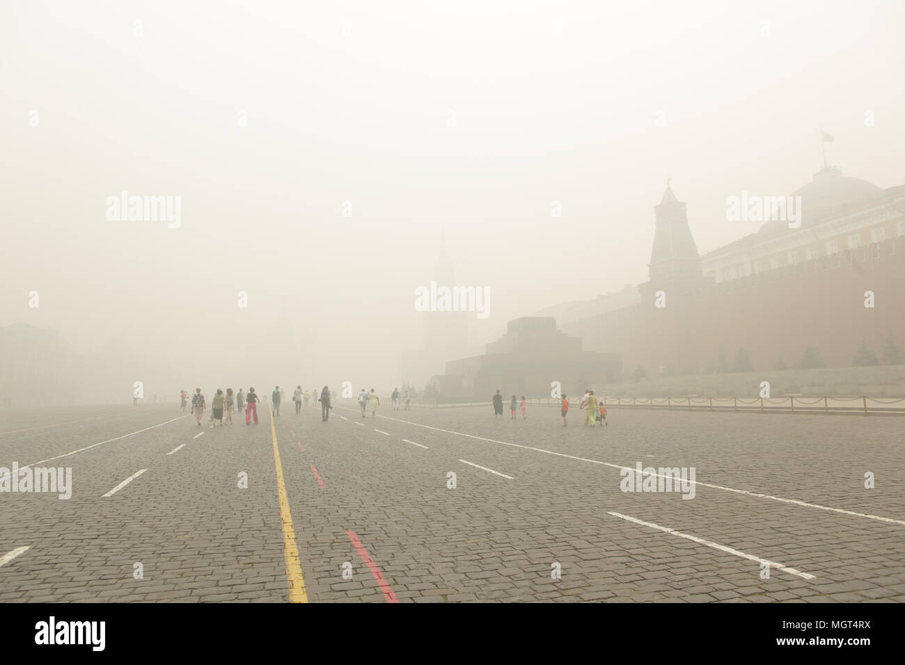 Moscow smoke 2010 hi-res stock photography and images - Alamy