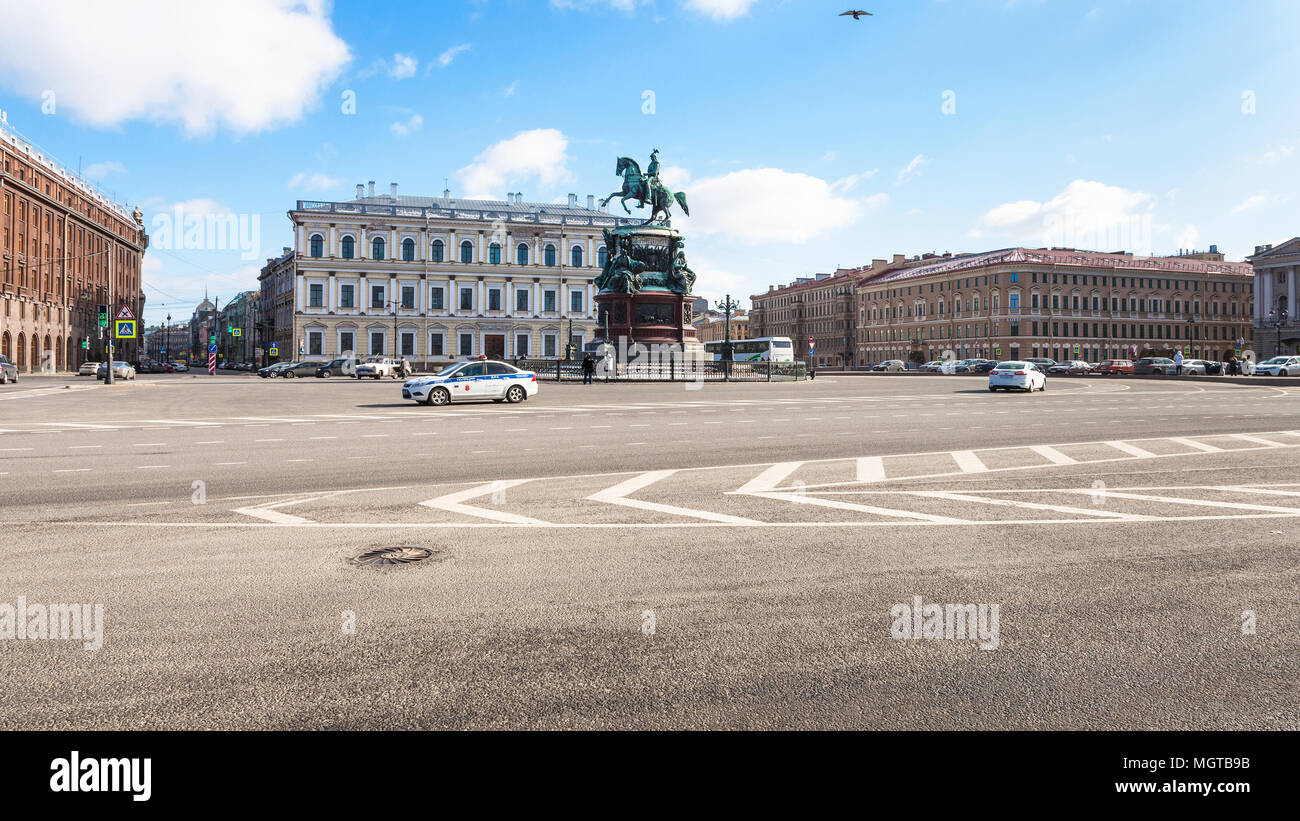 SAINT PETERSBURG, RUSSIA - MARCH 17, 2018: panoramic view of St Isaac ...