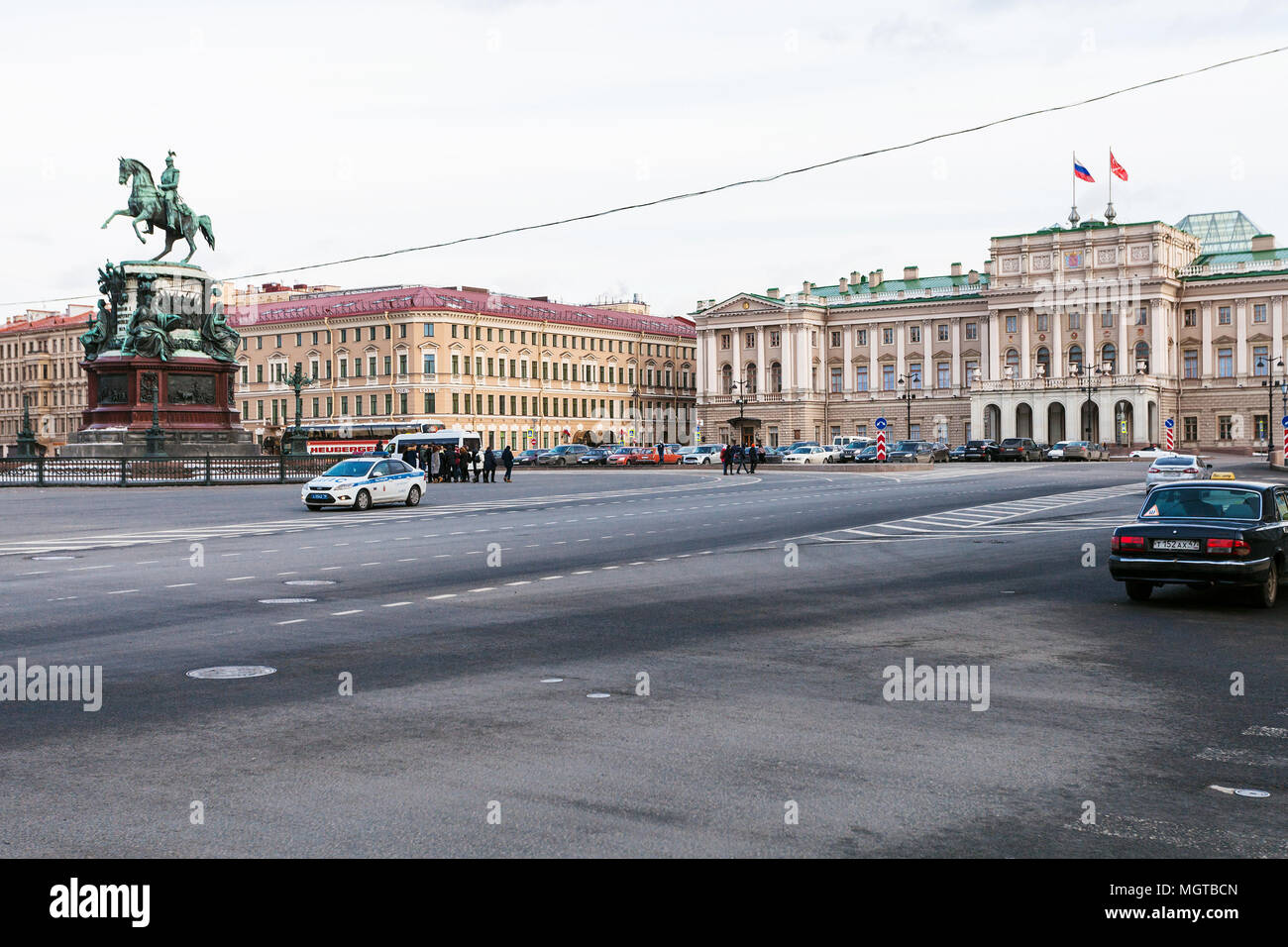 SAINT PETERSBURG, RUSSIA - MARCH 17, 2018: St Isaac's Square with ...