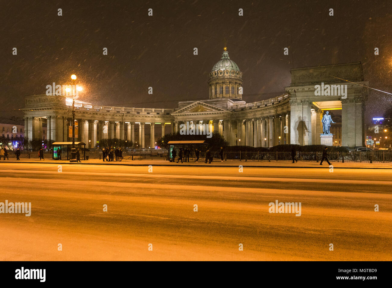 St petersburg nevsky prospect church hi-res stock photography and ...