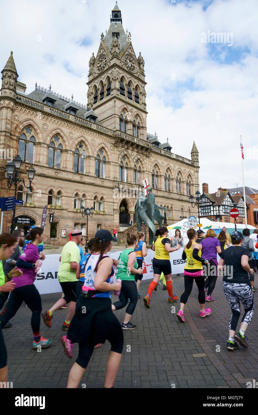 Chester essar half marathon hi-res stock photography and images - Alamy