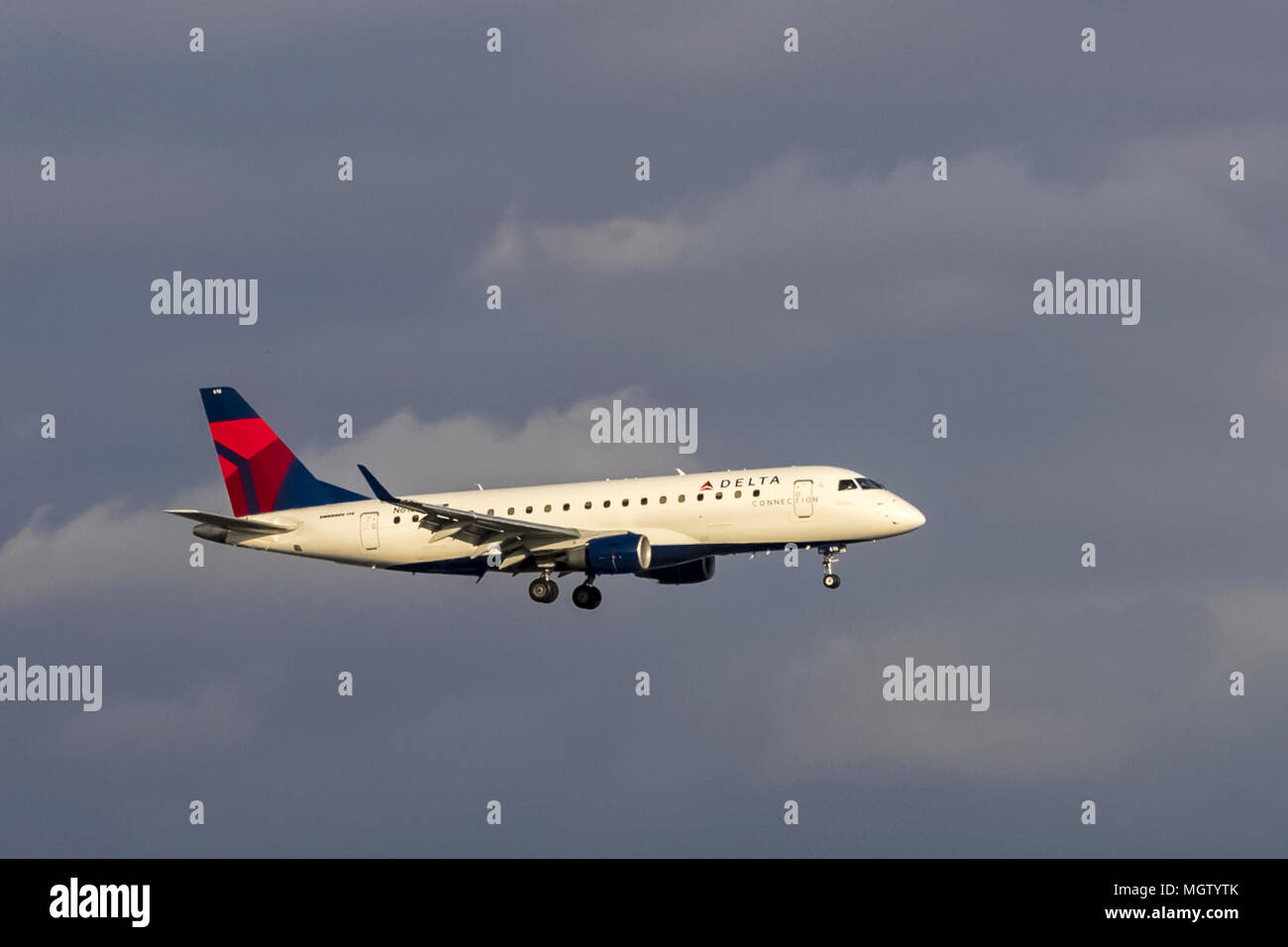 Irvine, California, USA. 15th Sep, 2017. The plane of Delta Air Lines ...