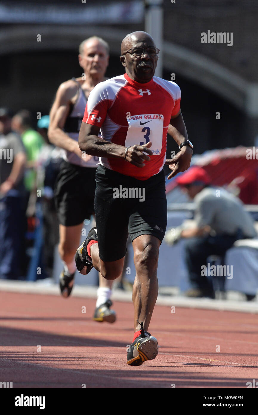Masters mens 100m dash hi-res stock photography and images - Alamy