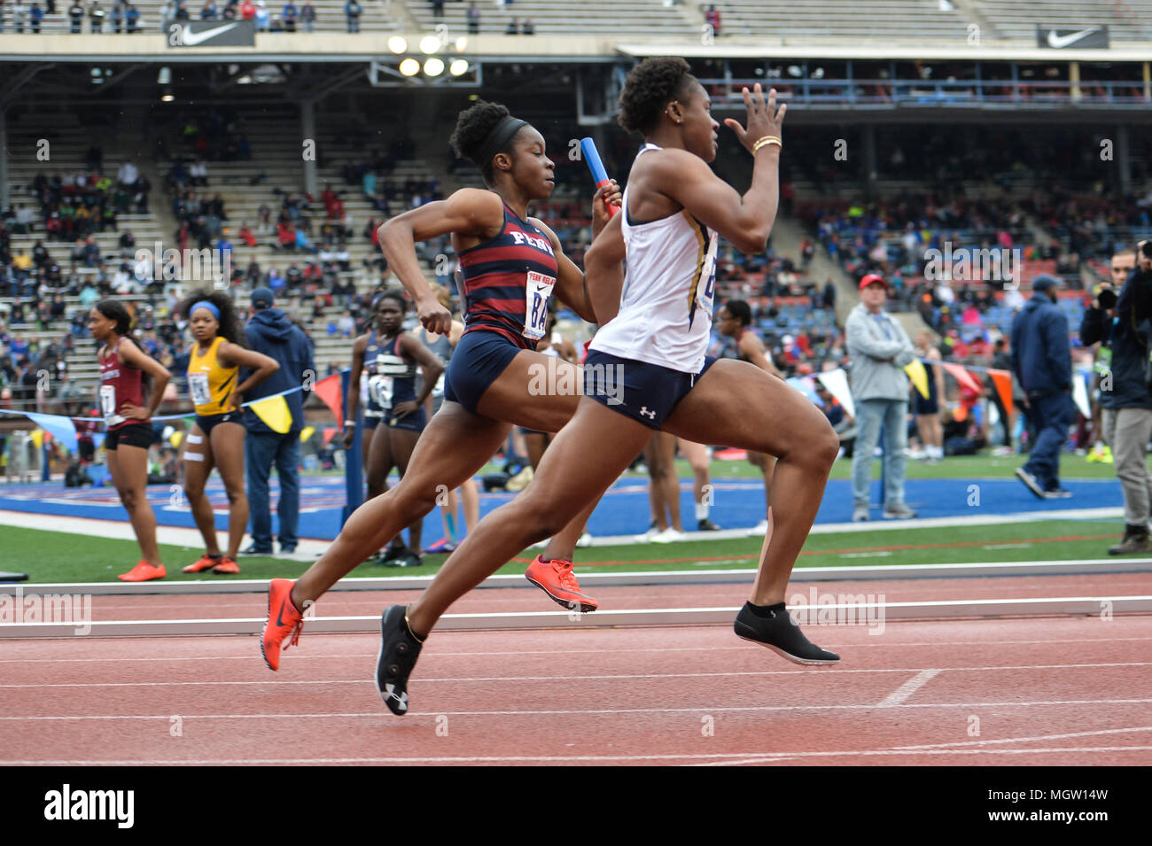 Sprint finish line hi-res stock photography and images - Alamy