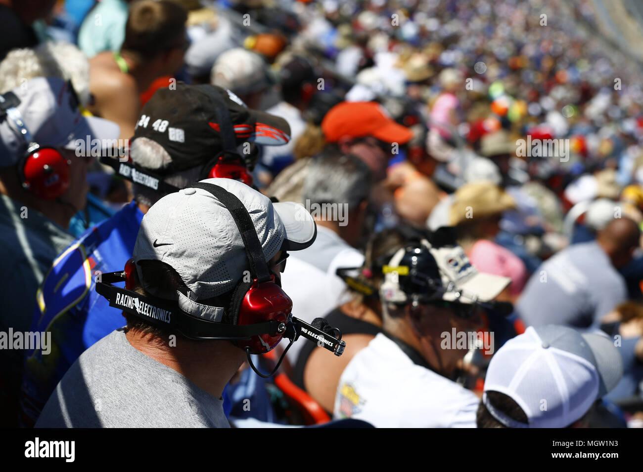 Talladega, Alabama, USA. 29th Apr, 2018. Fans look on from the ...