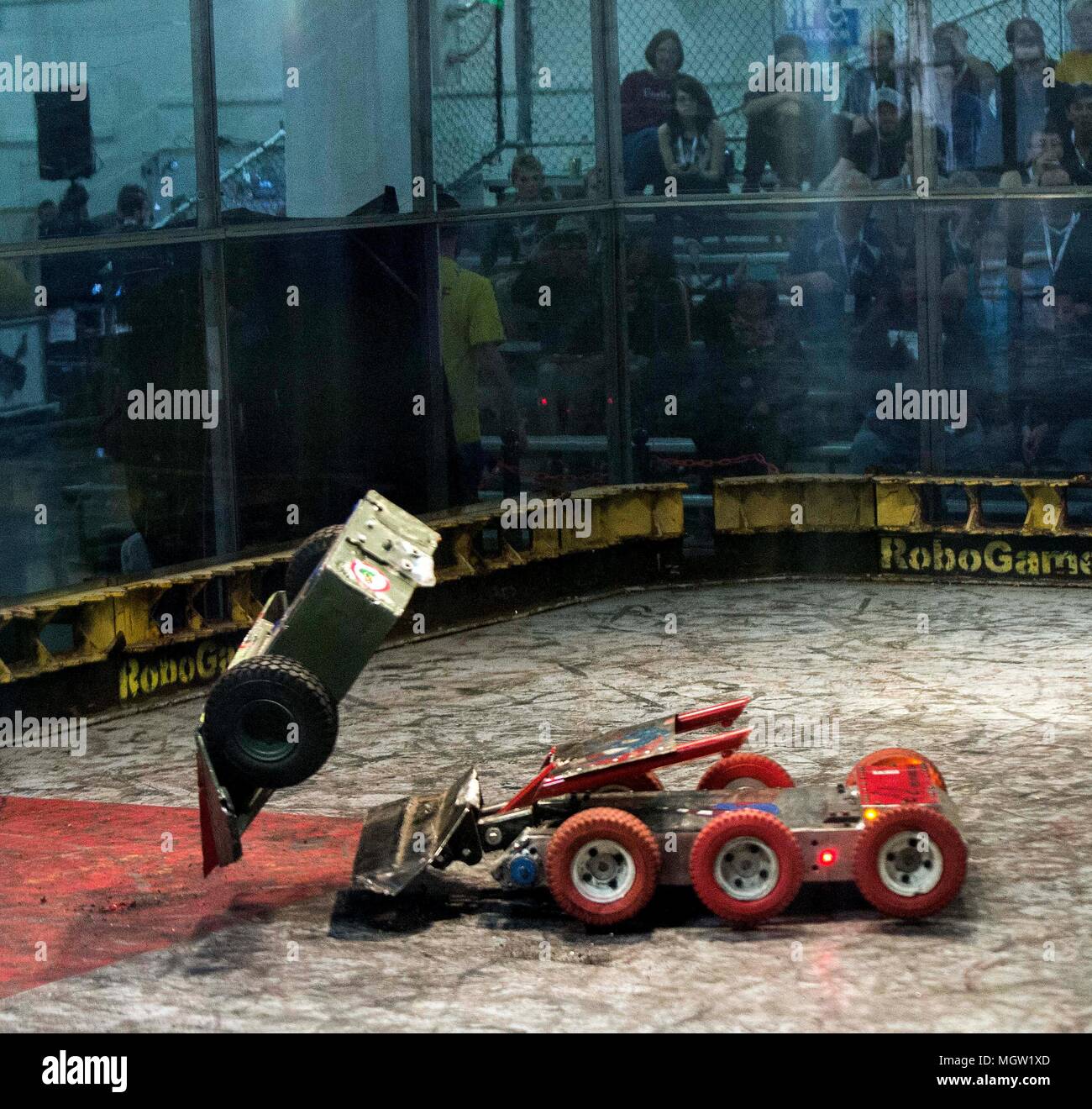 Combat robots hi-res stock photography and images - Alamy