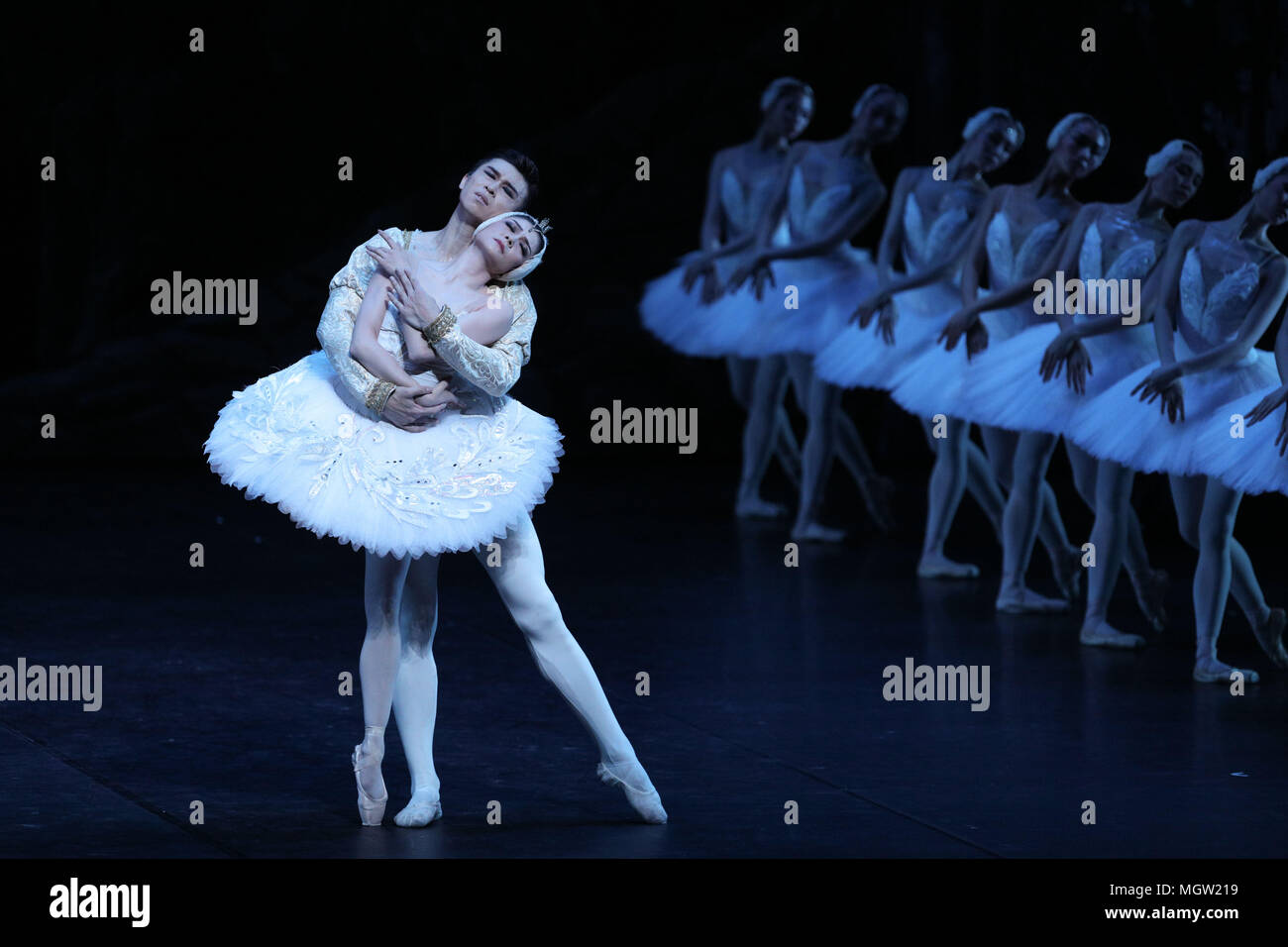 Beijing, China. 29th Apr, 2018. Dancers of the National Ballet of China ...