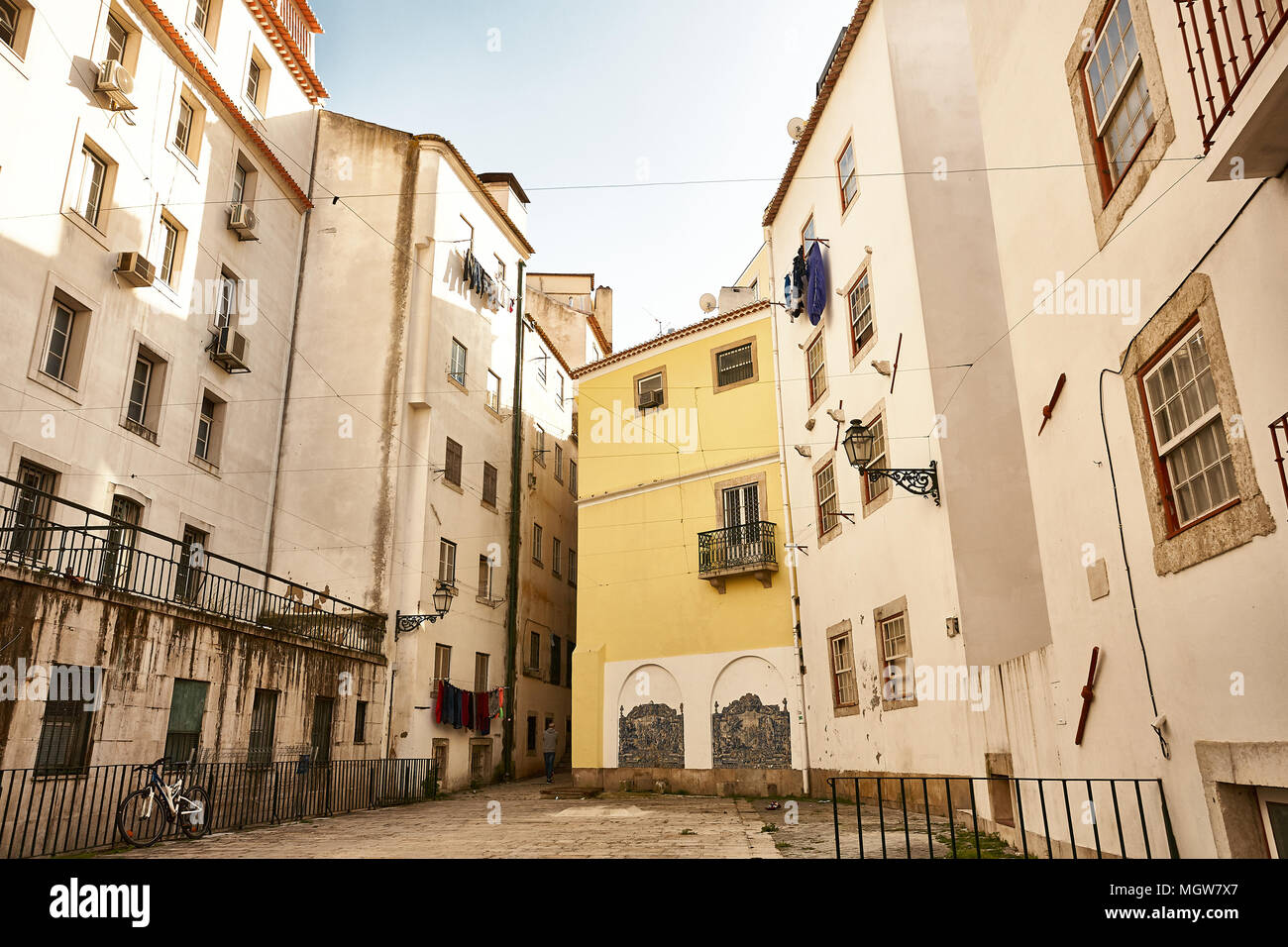 Lisbon steet hi-res stock photography and images - Alamy