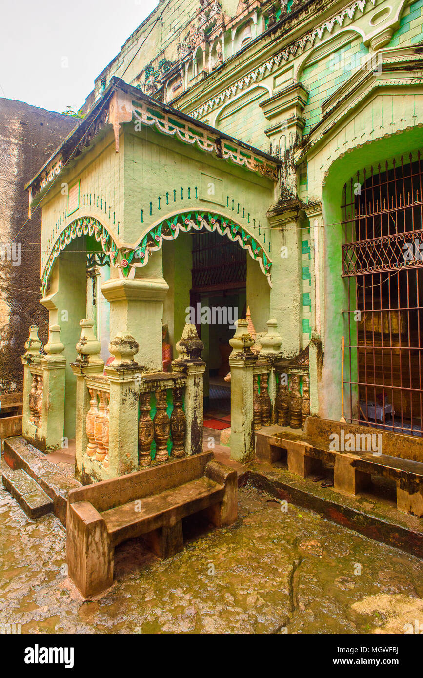 Shwe ba taung hi-res stock photography and images - Alamy