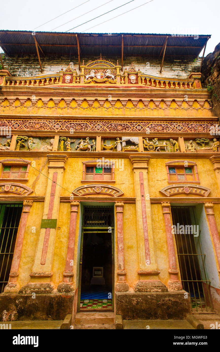 Shwe Ba Taung, a Buddhist site near Monywa, Myanmar Stock Photo - Alamy