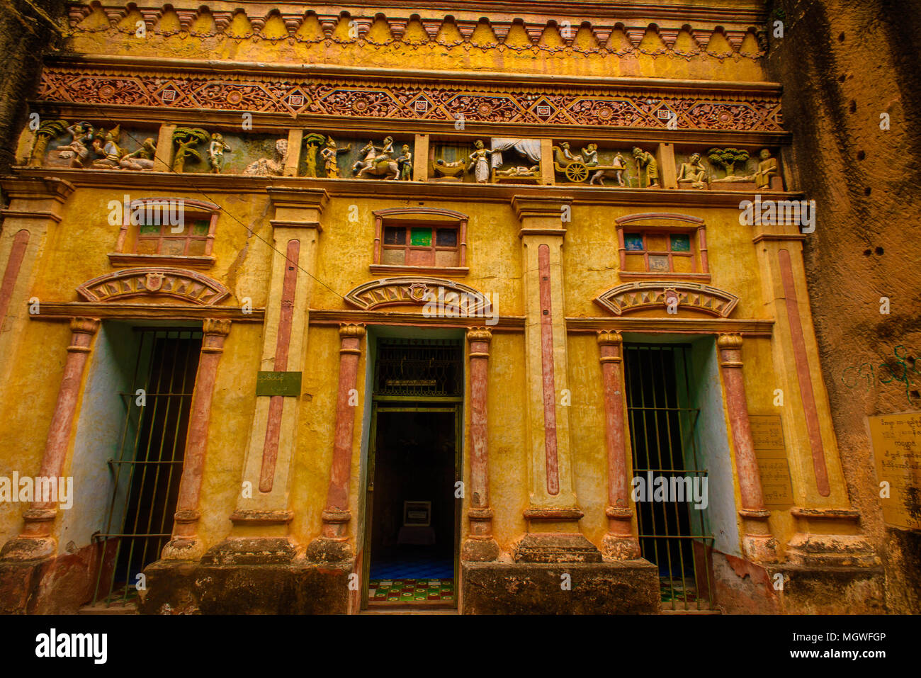 Shwe Ba Taung, a Buddhist site near Monywa, Myanmar Stock Photo - Alamy