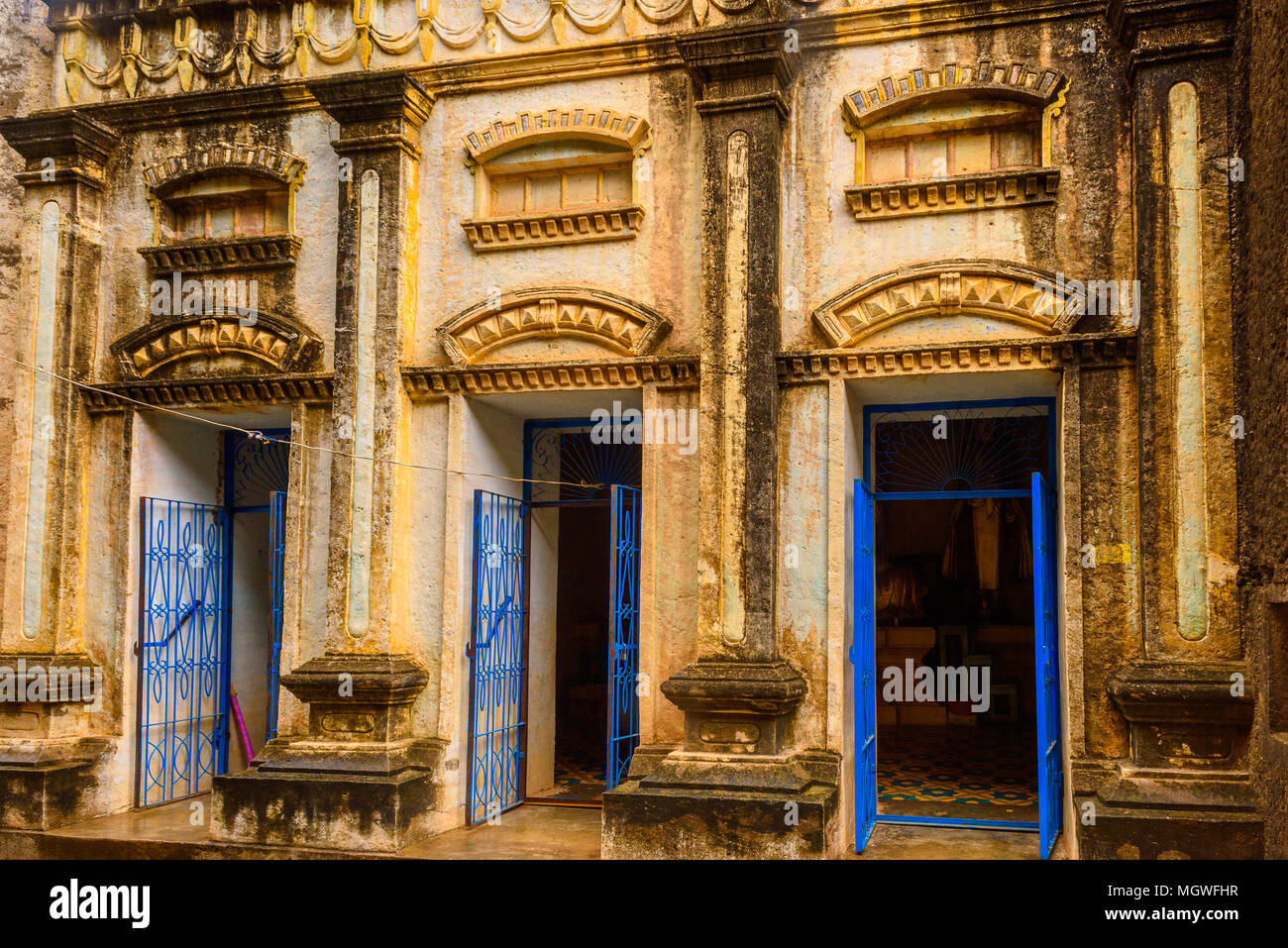 Shwe Ba Taung, a Buddhist site near Monywa, Myanmar Stock Photo - Alamy