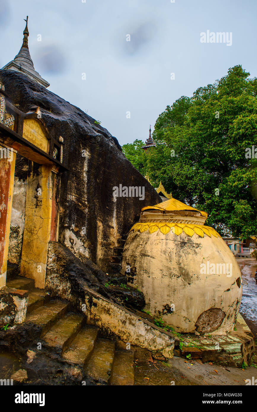 Shwe Ba Taung, a Buddhist site near Monywa, Myanmar Stock Photo - Alamy