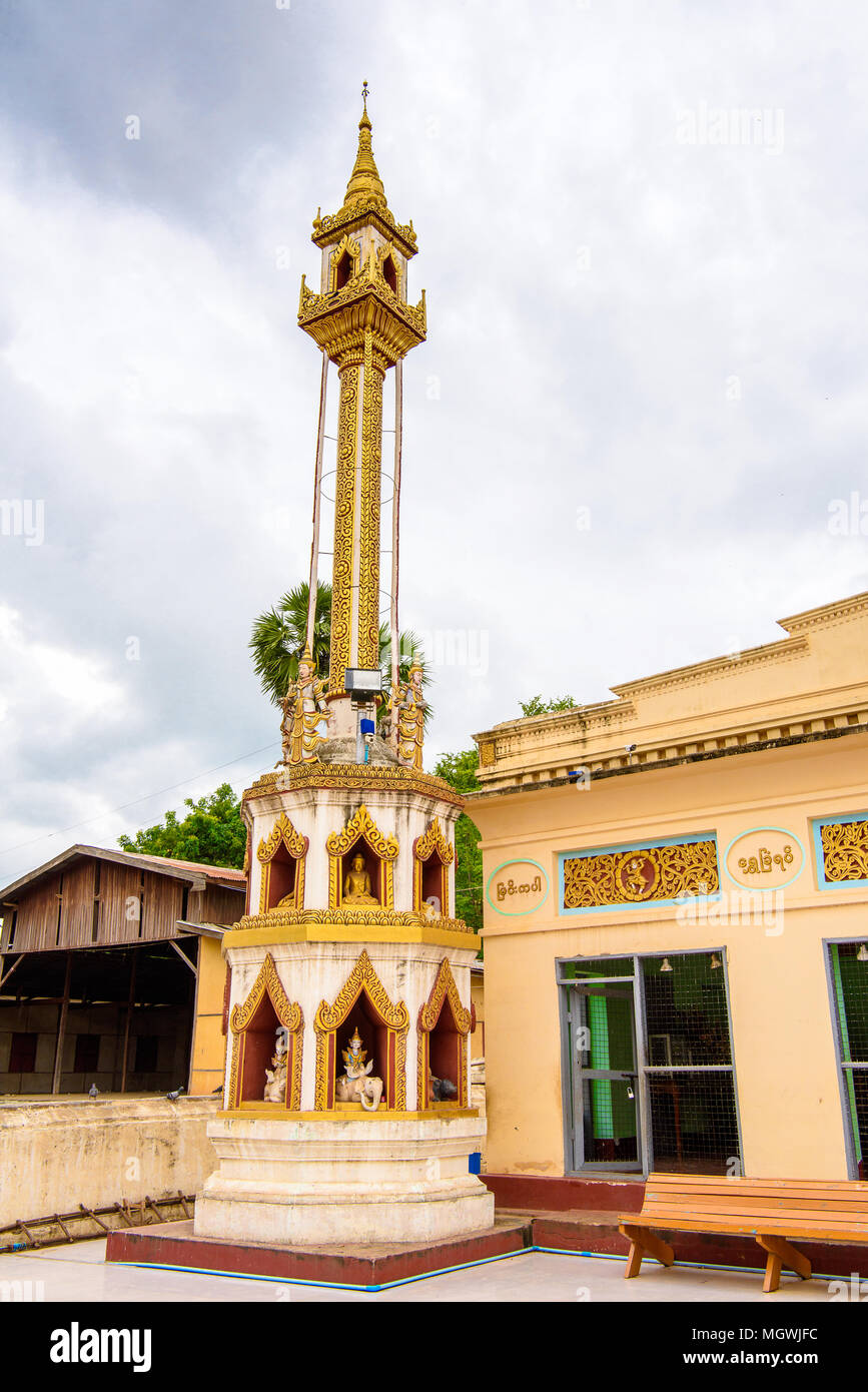 Manuha Temple, Bagan Archaeological Zone, Burma. One of the main sites ...