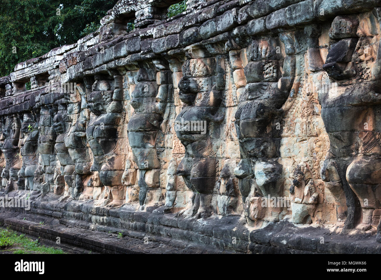 Angkor wat demon relief cambodia hi-res stock photography and images ...
