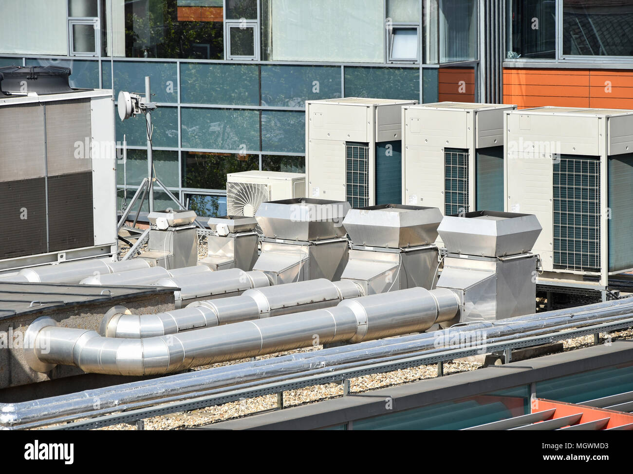 Roof top air conditioners hi-res stock photography and images - Alamy