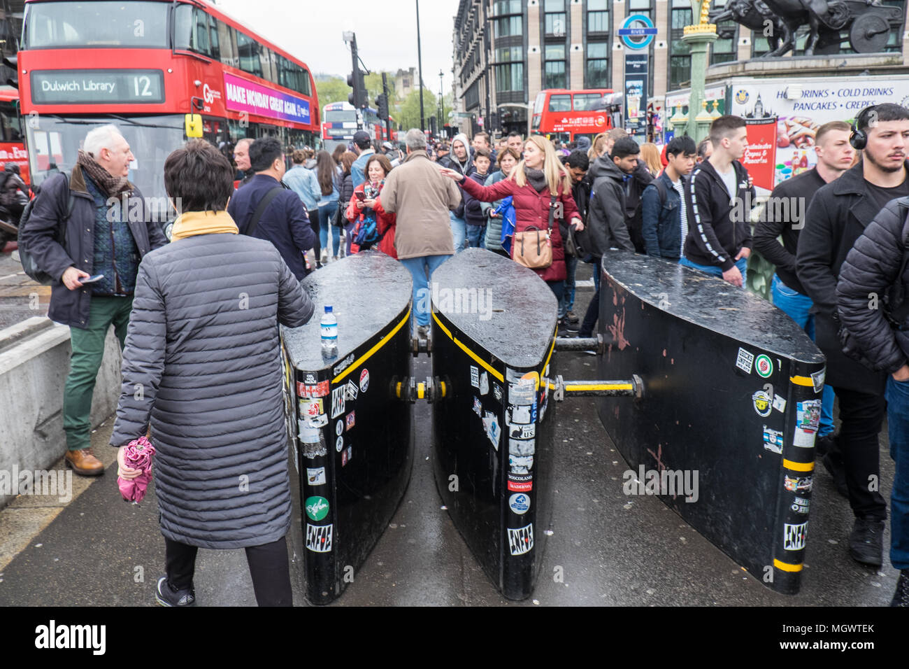 Counter terrorism bollards hi-res stock photography and images - Alamy