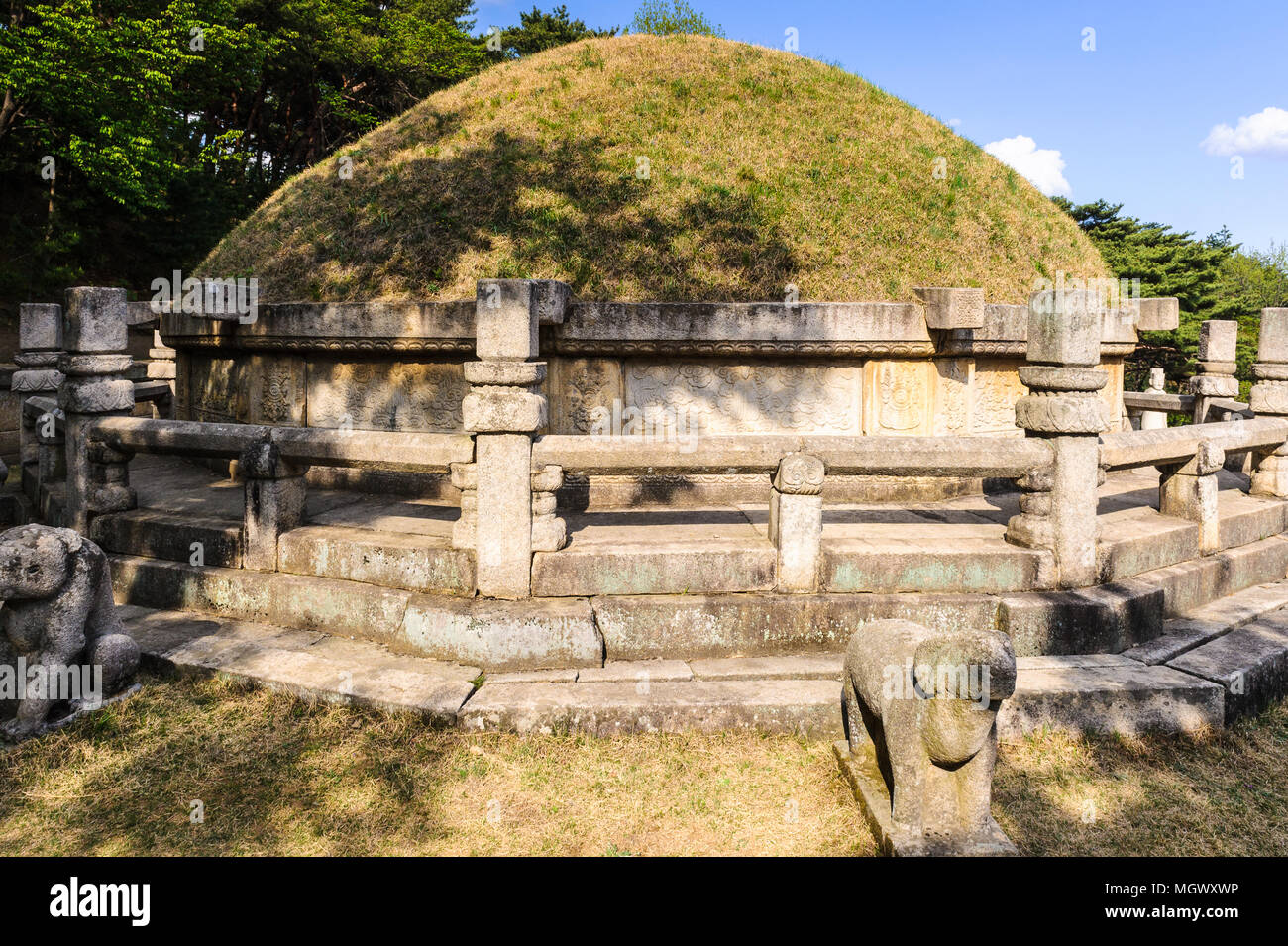 Statues on the Road to the tombs of Ancient Koguryo Kingdom, Pyongyang ...
