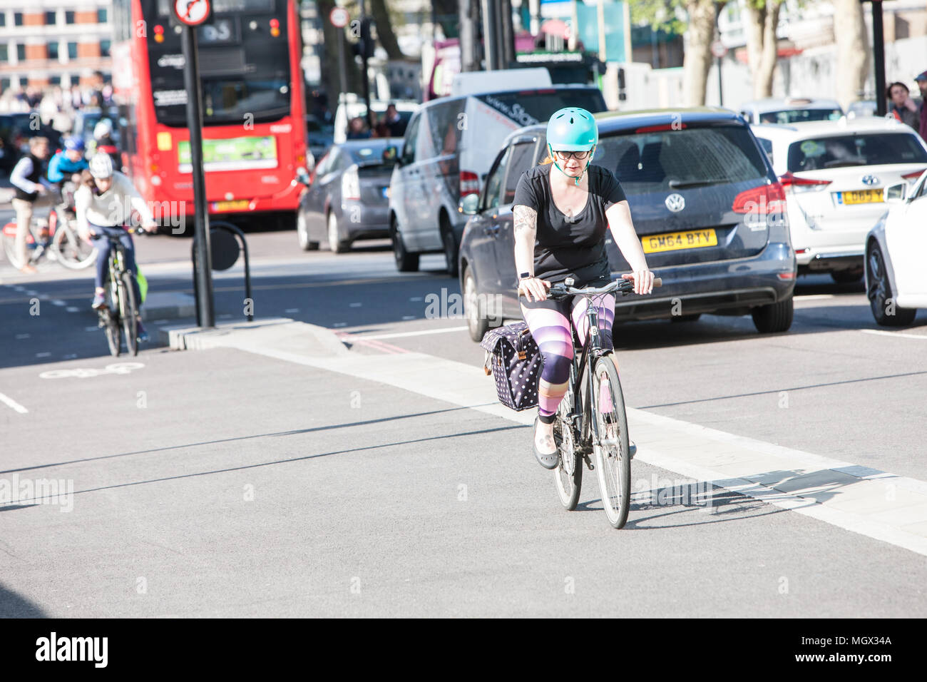 Super highway cycle hi-res stock photography and images - Alamy