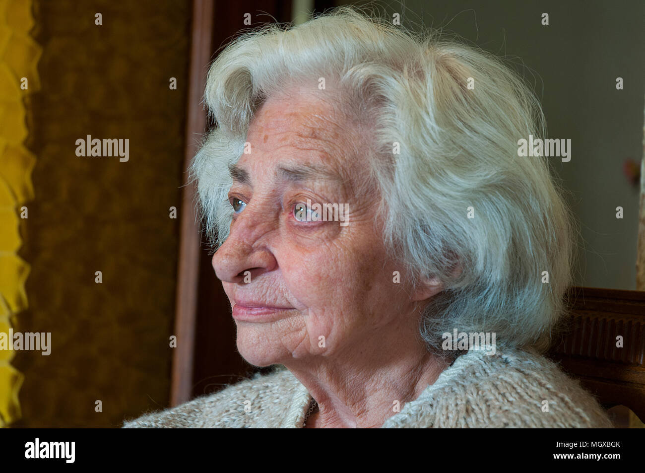 Profile portrait of old lady Stock Photo - Alamy