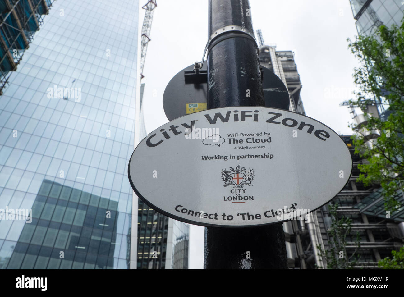 Wi fi signage hi-res stock photography and images - Alamy