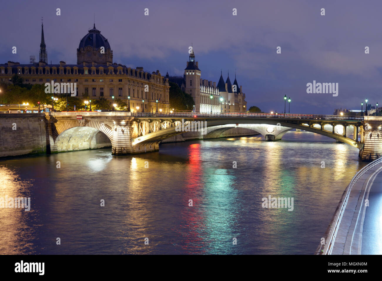 Night view of Notre-Dame bridge in Paris, France Stock Photo - Alamy