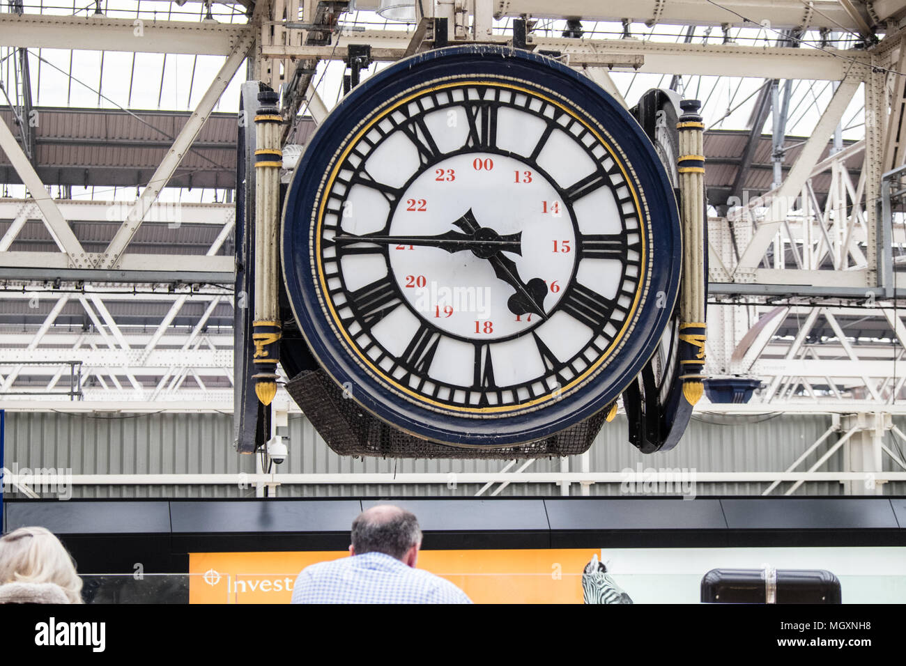 Big station clock hi-res stock photography and images - Alamy