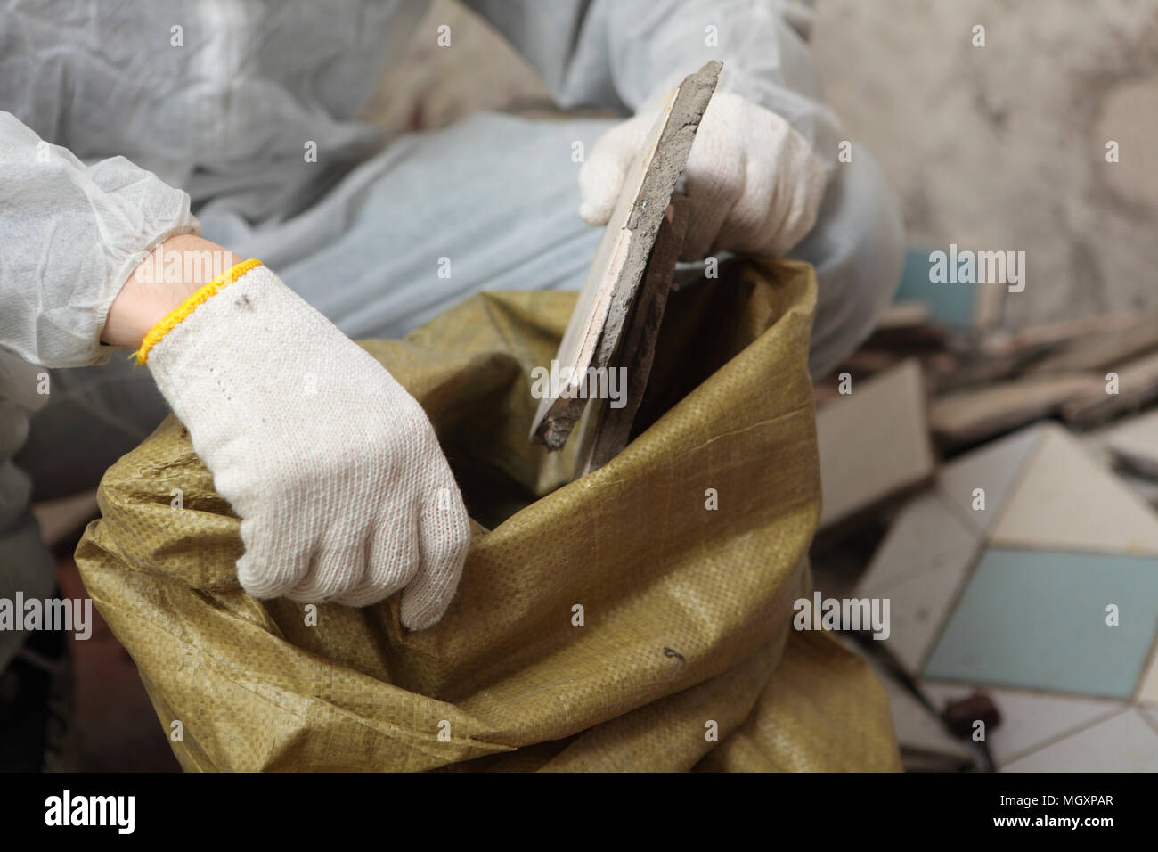 Construction garbage hi-res stock photography and images - Alamy