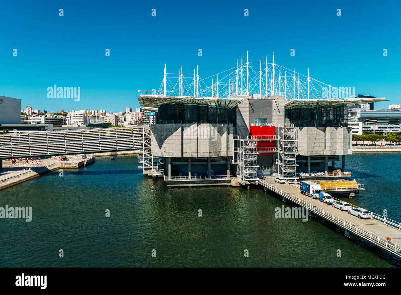 Largest indoor aquarium hi-res stock photography and images - Alamy