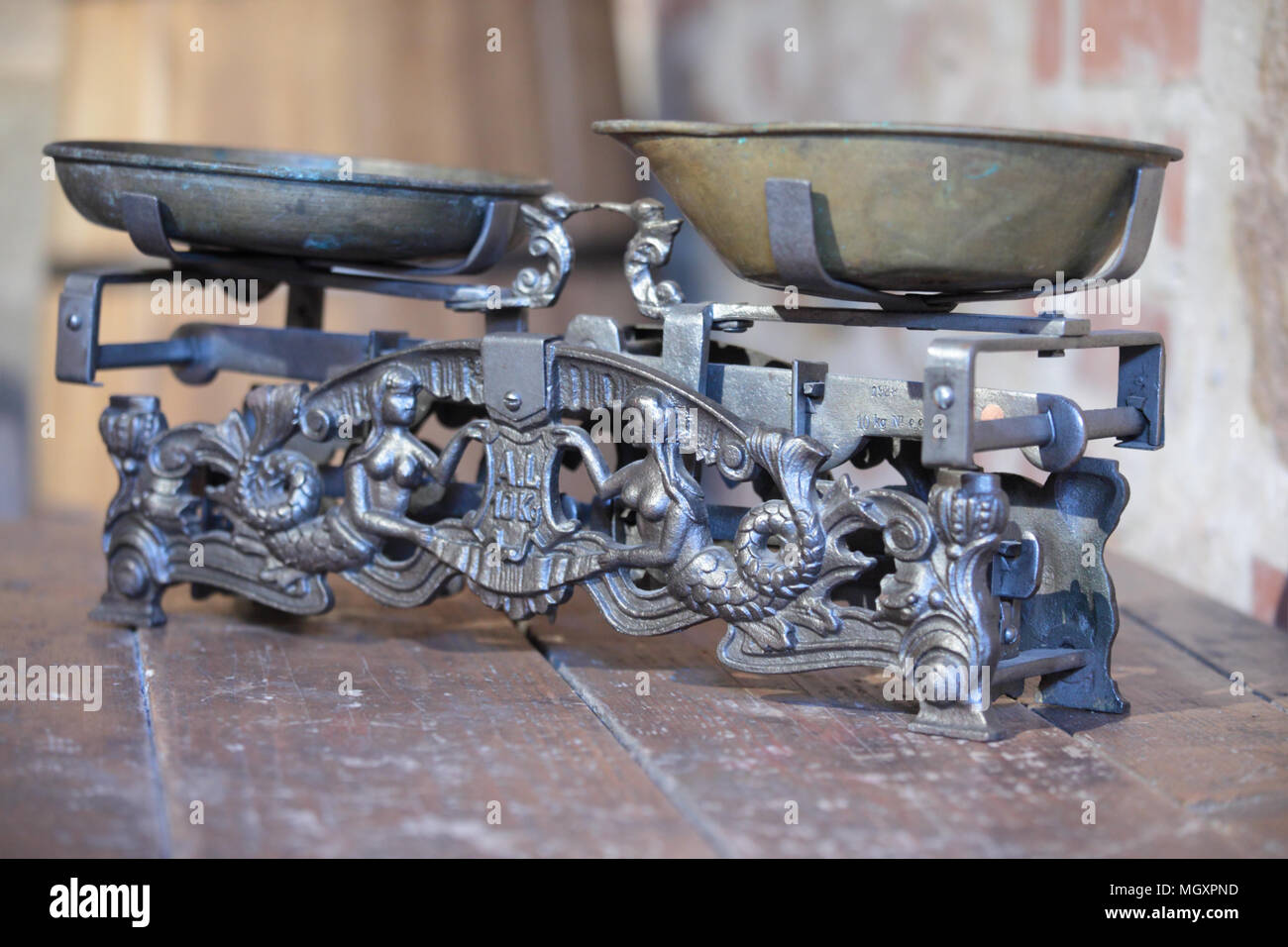 Pan balance hi-res stock photography and images - Alamy