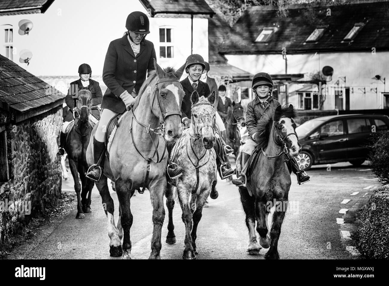 David Davies Hunt riders leving the meet Stock Photo - Alamy