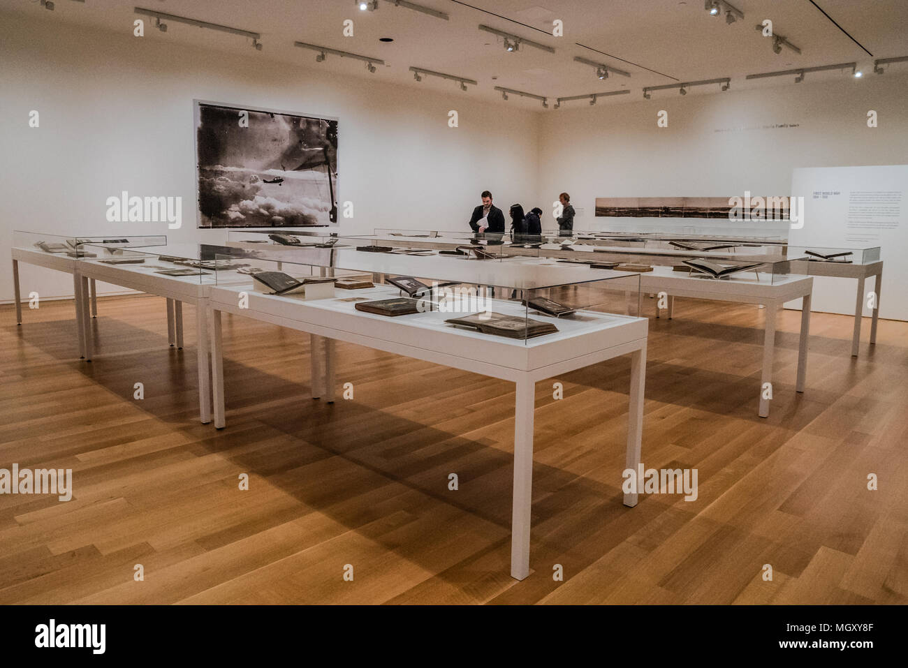 Art gallery exhibit of photography Stock Photo - Alamy