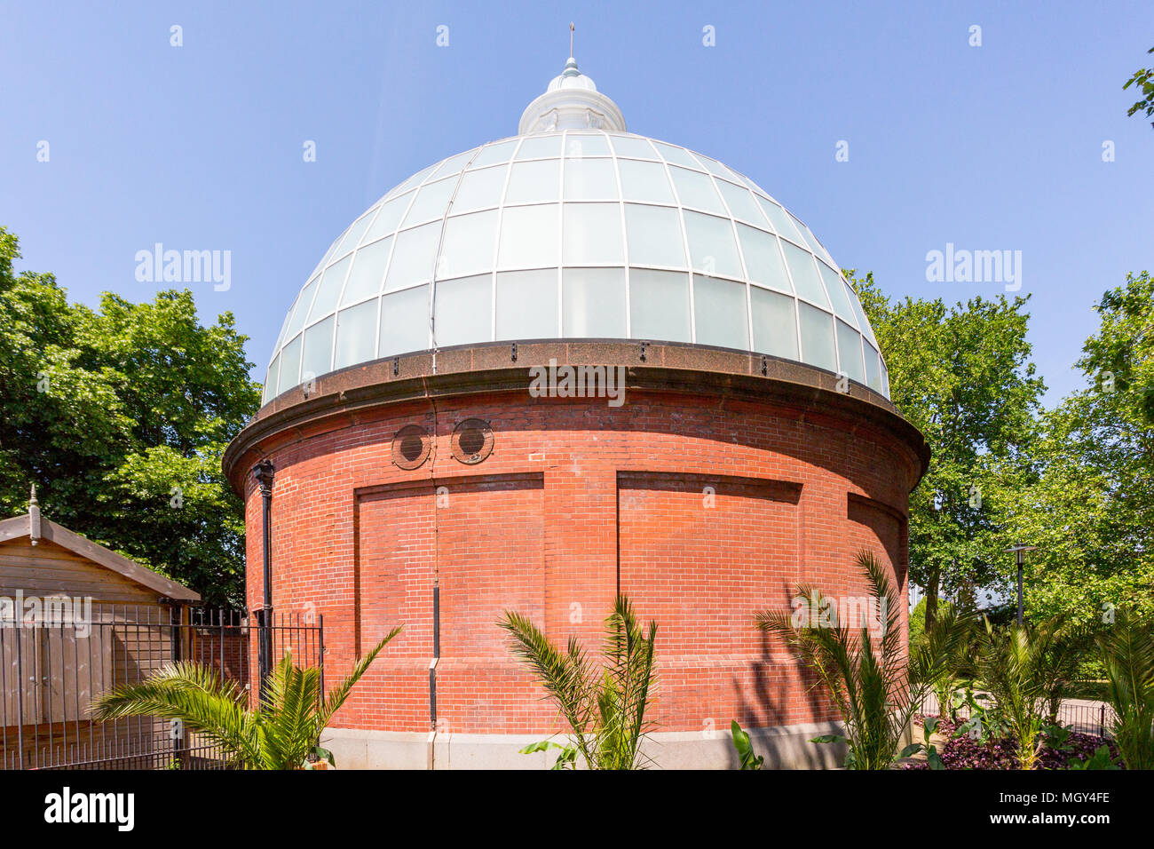 North greenwich underground hi-res stock photography and images - Alamy