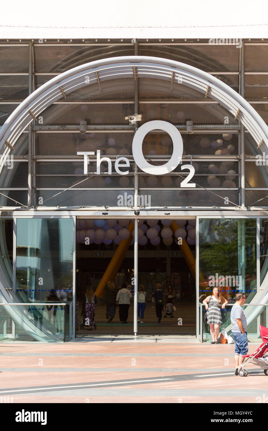 The o2 arena entrance hi-res stock photography and images - Alamy