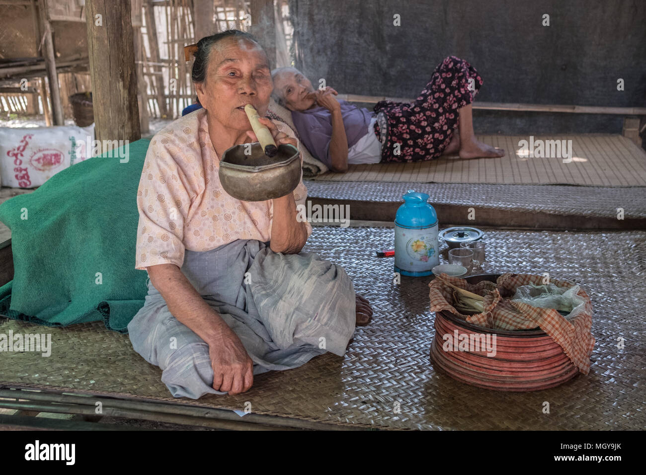 Burma myanmar cheroots hi-res stock photography and images - Alamy