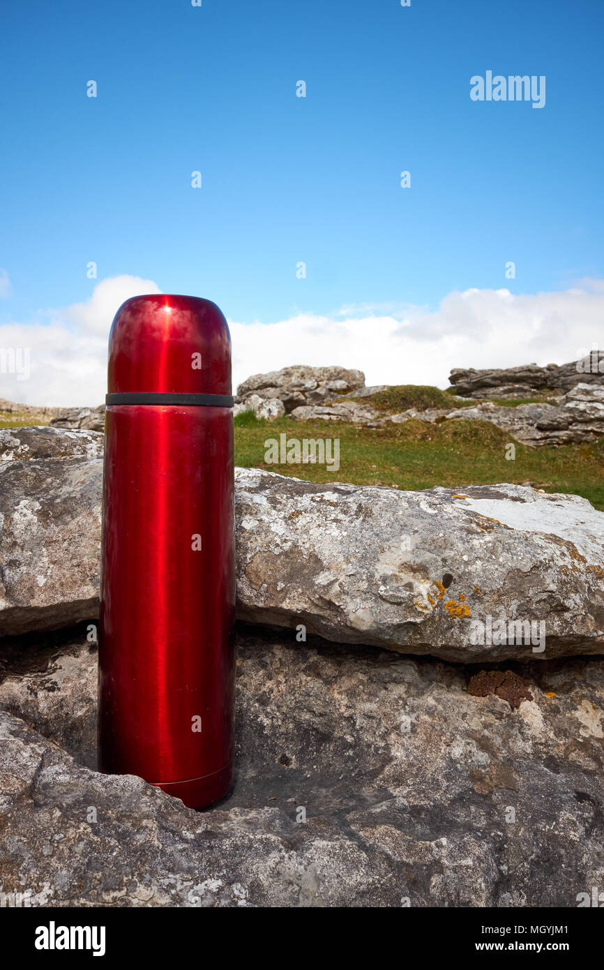 Vacuum flask hi-res stock photography and images - Alamy