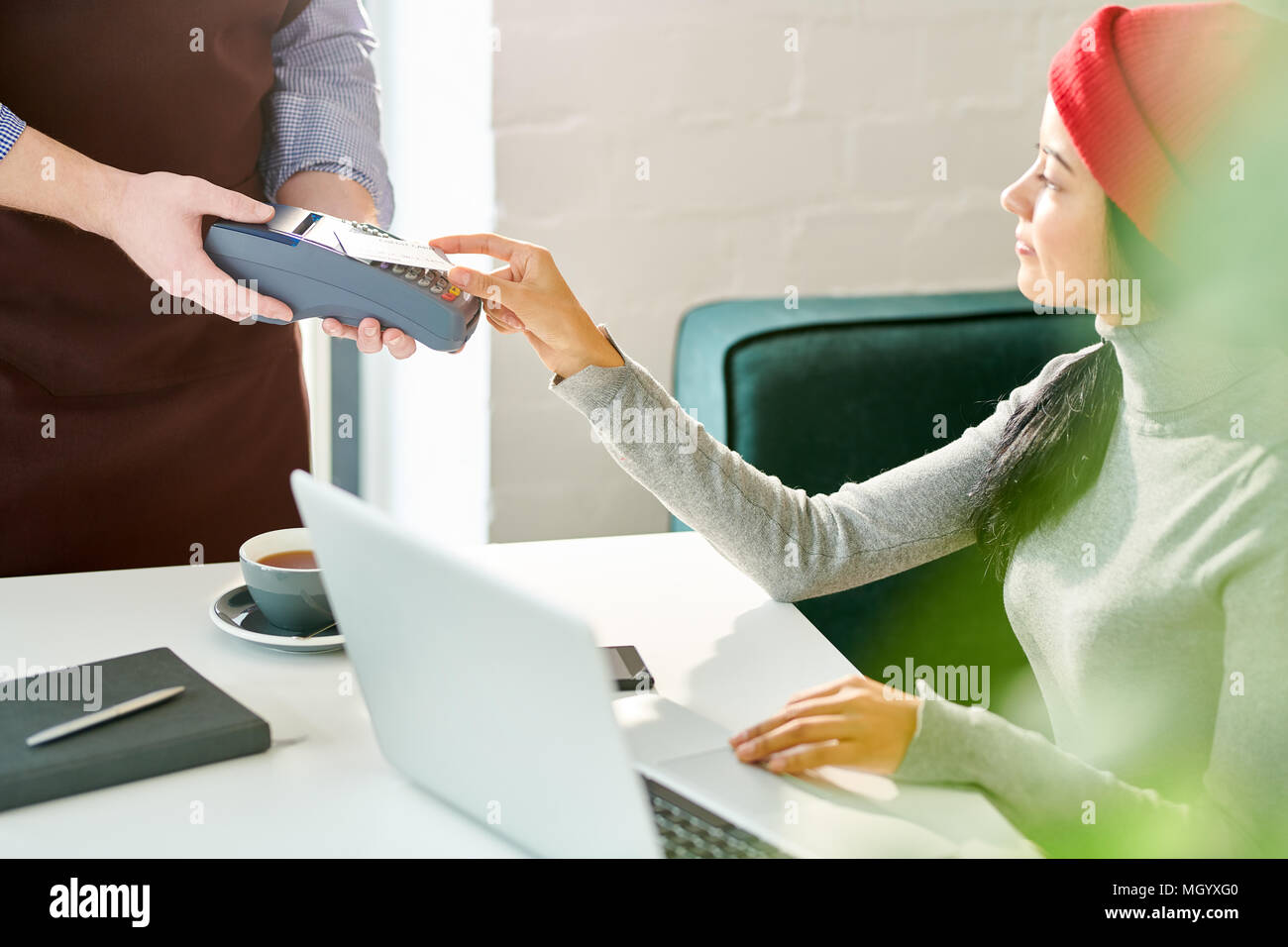 Woman paying credit card online hi-res stock photography and images - Alamy