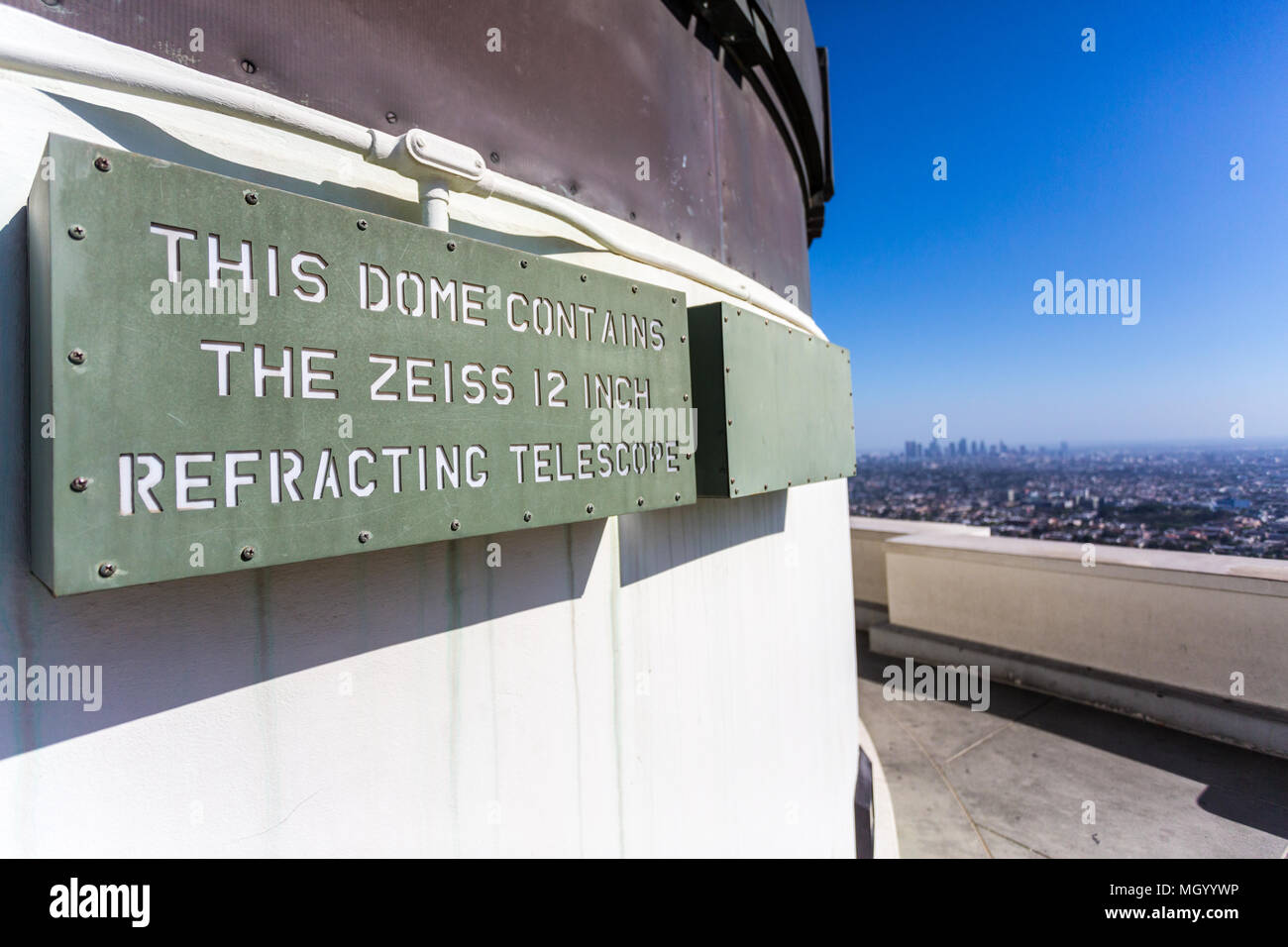 Hollywood sign griffith observatory in los angeles hi-res stock ...