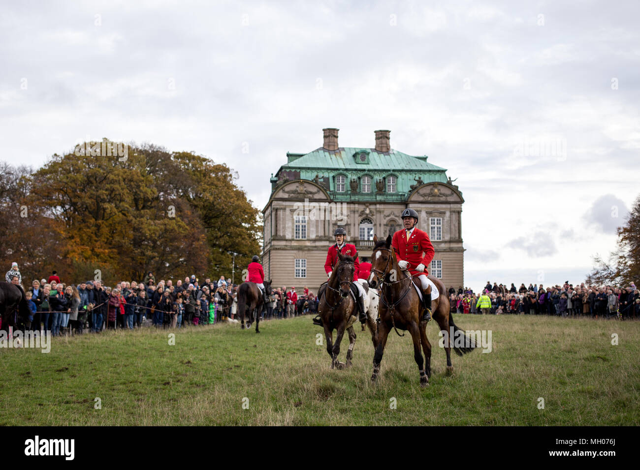 Fox Hunt Uniform High Resolution Stock Photography and Images - Alamy